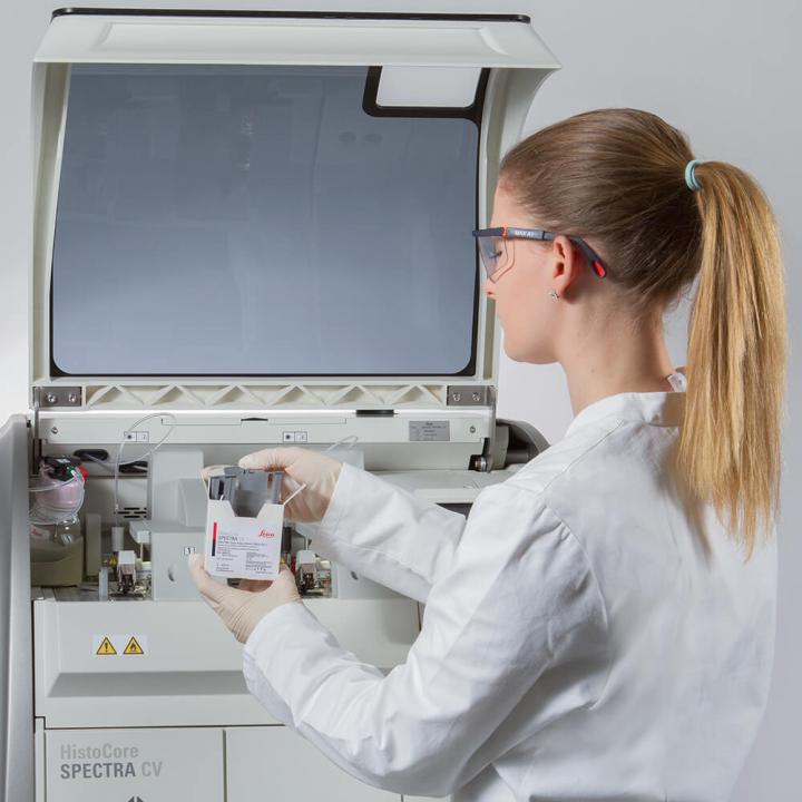 HistoCore SPECTRA | H&E Slide Staining & Coverslipping Machine